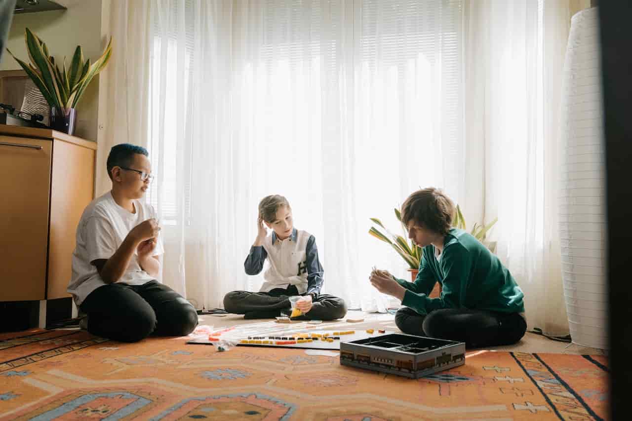 How Tabletop Games Strengthen Friends' Relationships | Bright Classroom ...